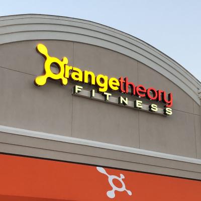China Custom Metal LED Backlit 3D Logo Sign 6000K 30000Hrs Indoor Outdoor Channel Letter for sale