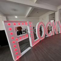 China Hongsen Factory 3ft LED Marquee Light Up Number Letters RGB Giant Sign 24V for sale