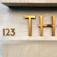 China Customizable Metal Letters Durable Finish for School University Institutional Signage 3D Relief for sale