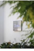China Customized Metal Back Luminous Characters Brushed Stainless Steel Outdoor LED Light Box Sign 6000K 30W for sale