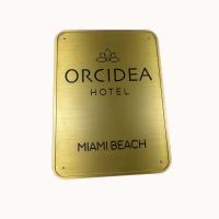 China Custom Metal Nameplate Brass Aluminum Stainless Steel 0.5mm Thick Waterproof Label Plate for sale