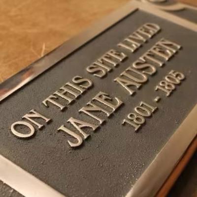 China Custom Metal Wall Plaque Vintage Style Outdoor Signage Commemorative Decoration 2 Year Warranty for sale
