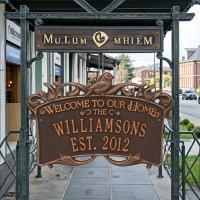 China Custom Brass CNC Engraved Plaque UV Printing Custom Shape High Standard Quality Memorial Sign for sale