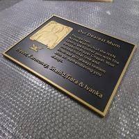 China Custom Aluminum Brass Carved Plaque Sign for Business Street 3D Relief Engraving for sale
