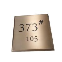 China Custom Brass Aluminum Metal Plaques Engraved Signage with Spray Painting Anodizing 2mm Thick for sale