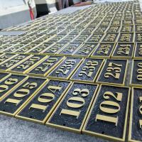 China Custom Brass Aluminium Wayfinding Signage Plate UV Printed Door Number for Hotel Business for sale