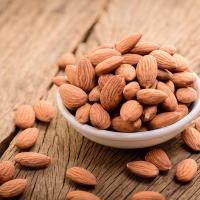 China Pure Nature Organic Sweet Almond Oil Characteristic Flavor for sale