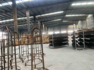 China 3000 Boxes A Day Wire Suit Hanger 16inch Size Quantity 1 Durable Metal Wire Suit Hanger for Garment Storage and Display for sale