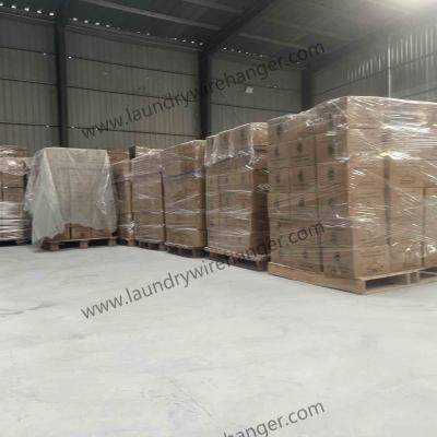 China Notched Painting Wire Shirt Hangers Powder Coating / Electrostatic Spraying for sale