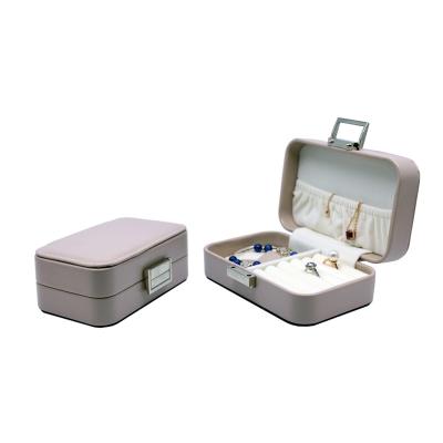 China Rectangle 17*9*5cm Portable Travel Jewelry Case for sale