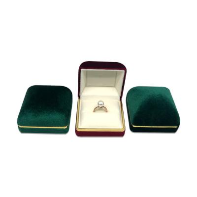 China Lightweight Square Metallic Logo Velvet Necklace Gift Box for sale