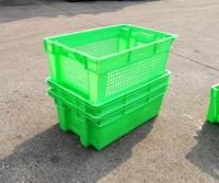 China Plastic Vegetable Crate And Fruit Storage Container Space-Saving OEM Folding Basket for sale