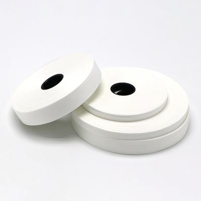 China Cleanroom Hydroknit Wiper Roll 10-500m Customizable Microfiber with 112g/m² Basis Weight and 1 Second Sorptive Rate for sale