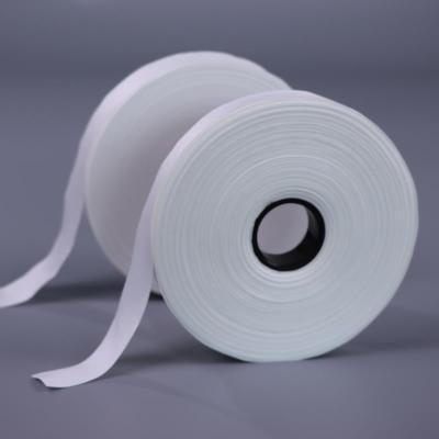 China Microdenier Cleanroom Wiper Roll 100% Polyester 112g/m² Basis Weight for LED & Semiconductor Industries for sale