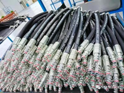 China Steel Wire Spiral Hydraulic Hose 4-Layer NBR Tube ISO18752-DC 35-85MPa for sale