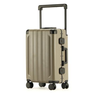 China 3pcs High Quality Travel Trolley 4 Wheels PC Luggage Trolley Suitcases  Sets for Long-distance Travel for sale
