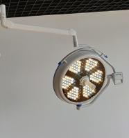 China Hospital  Operating Room Lamp 80W , Single Head Surgical Operating Light for sale