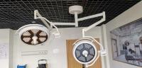 China Ra95 Led Operating Room Lights Streamlined Ultra - Thin Small Lamp Plate for sale