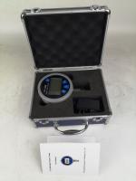 China 0.05 Precision Smart Digital Pressure Gauge Intelligent Calibration Manometer for sale