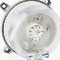 China Diaphragm Analog Vacuum Adjustable Wind Pressure 4-20mA Air Differential Pressure Control Switch for sale