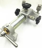 China Easy Carry Pressure Calibrator Portable Hydraulic Pressure Calibrator XY-2006B 0 - 60MPa for sale