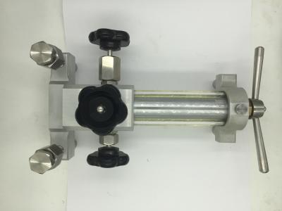 China Easy Carry Pressure Calibrator Portable Hydraulic Pressure Calibrator XY-2006B 0 - 60MPa for sale