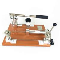 China Industrial Pressure Gauge Calibrator With Hand Pump 7Kg for sale