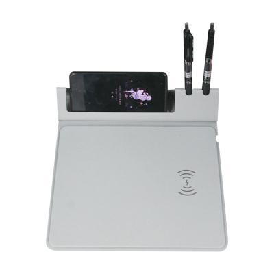 China Manufacturers Customized High Quality Multifunctional Foldable Magnetic Wireless Charging Leather Mouse Pad for sale