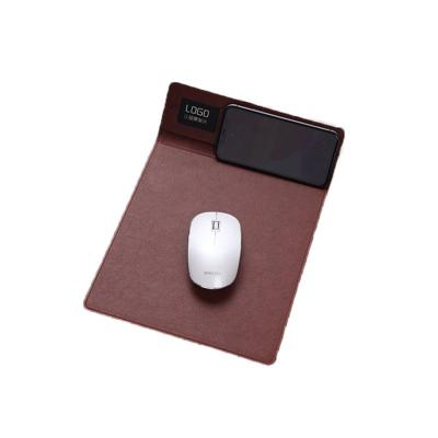 China Magnetic PU Leather Wireless Charging Mousepad Desk Keyboard Mat for sale