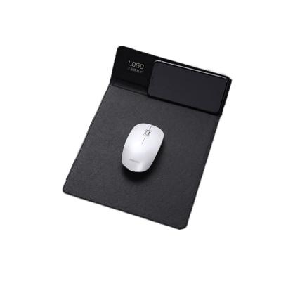 China Type C PU Leather Multifunctional Mouse Pad Wireless Charging For Gaming for sale