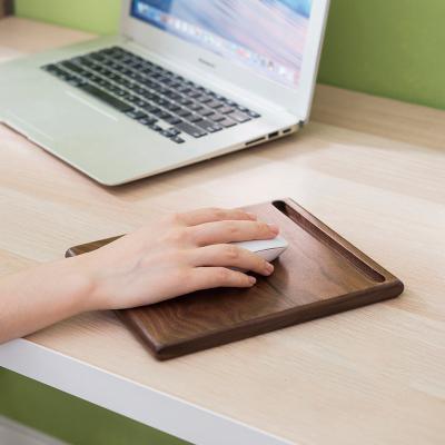 China Recycled Waterproof Wooden Mouse Pad with 10W Wireless Charging and Pen Holder for sale