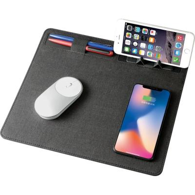 China PU Leather Wireless Charging Mouse Pad 10W Custom Logo Stain Resistant Ultraportable for sale