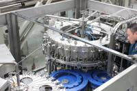 China PLC Controlled Carbonated Beverage Filling Machine 304 Stainless Steel for sale