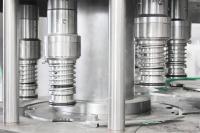 China Beverage Production Oil Filling Machine 380V 50Hz Oil Filler Bottle for sale