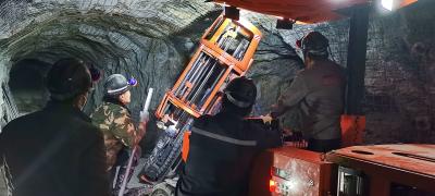 China KDM12A-1BCDL Jumbo Rock Drill Anchor Rod Machine For Tunnel Height 2900 - 5000mm for sale