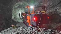 China Hydraulic Jumbo Rock Drill 32.6kW 43mm - 76mm Drilling Diameter KD06A-1BCD for sale