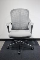 China Black Casters Office Swivel Chair 11kg Ergonomic Design Adjustable Height Comfortable Seat Suitable for Conference Rooms for sale