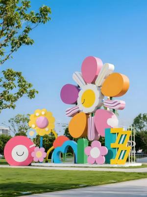 China Whimsical Color-Clash Outdoor Art Installation - Playful Sculptures for Family-Friendly Real Estate & Commercial Spaces for sale