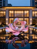 China Stainless Steel Flower Sculptures Commercial Real Estate Check-in Spot Modern Minimalist/Art Installation Contractor Custom for sale