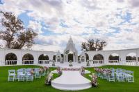China Biophilic Wedding Sanctuary Living Architecture Ceremony Altar With Integrated Planting for sale