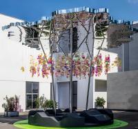 China Stainless Steel Wind Art Tree Sculpture with Moving Colorful Leaves - Modern Metal Art for Park/Hotel/Plaza Decoration for sale