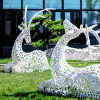 China Abstract Equine Themed Decor Sculptures For Indoor Outdoor Shopping Mall Exhibition for sale