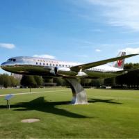 China Stainless Steel Customizable Passenger Aircraft Sculpture for Outdoor Decoration and Aviation Art for sale