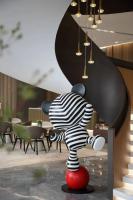 China Customizable Giant White Bear Sculpture Luxury Outdoor Animal Art Colorful Balloons for sale