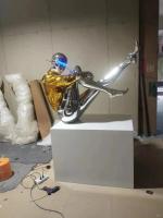 China Instagrammable Glowing Fiberglass Cyberpunk Robot Sculpture for Bar KTV Club Photo Spot for sale