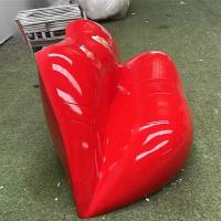 China Viral Red Lip Sofa Sculpture - Bold FRP Art Furniture for Instagrammable Spaces & Luxury Interiors for sale