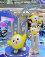 China Custom Brand Durable Fiberglass Mascot IP Statues Durable Resin Crafts for Store & Event Promotions for sale
