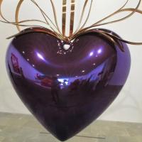 China Wholesale Artists Famous Modern Fiberglass Hanging Heart Sculpture for Shopping Mall for sale