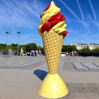 China Resin Ice Cream Cone Statue Large  Sculpture for Windows Display Decoration Fiberglass-giant-ice-cream-sculpture Candy Sculpture for sale