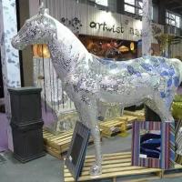 China Oversized Glossy Horse Sculpture Mirror Polished Fiberglass Equine Art For Luxury Spaces for sale